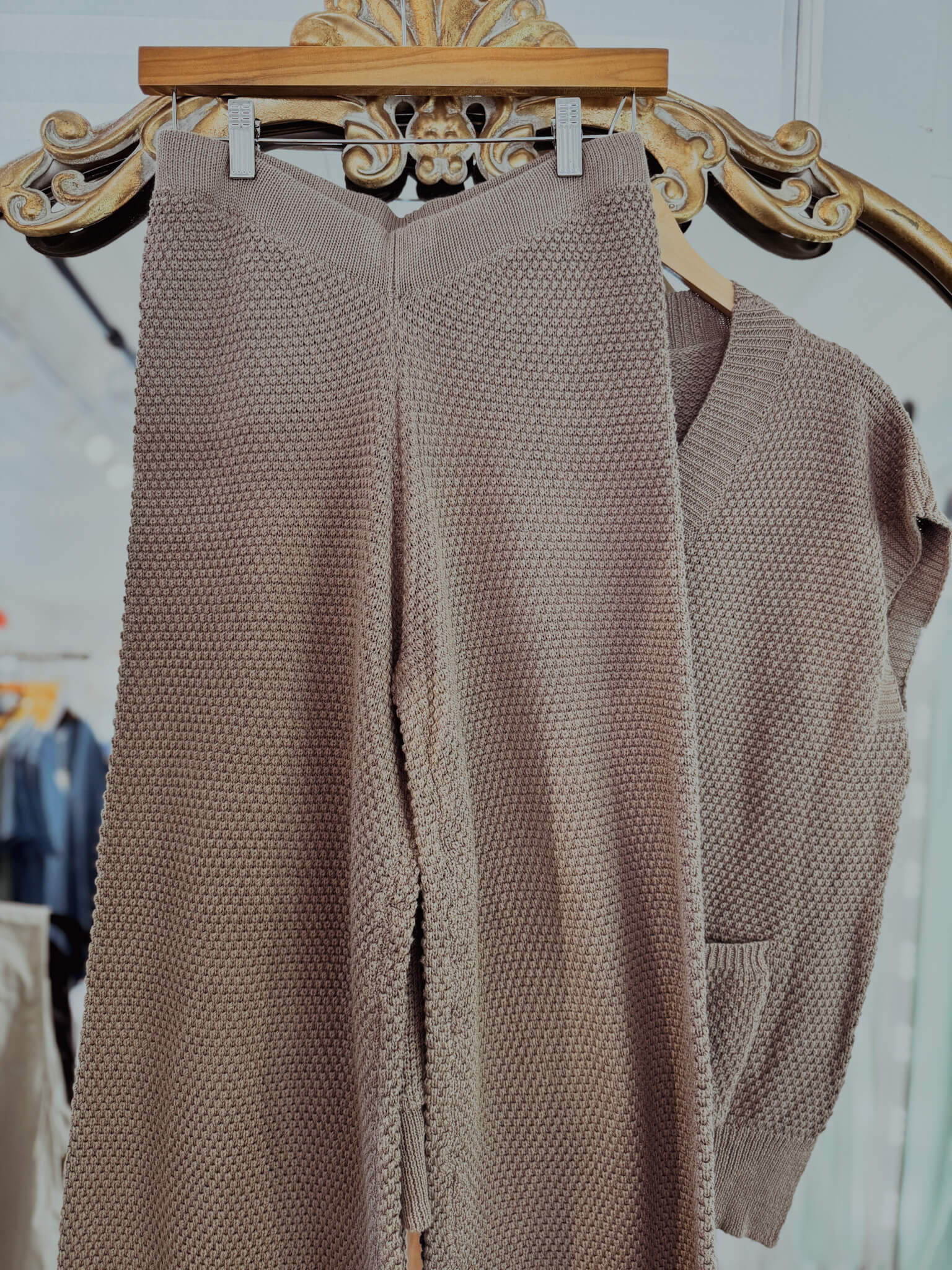 House Blend Mocha Waffle Knit Pants – Zen + Zeus Clothing Co.